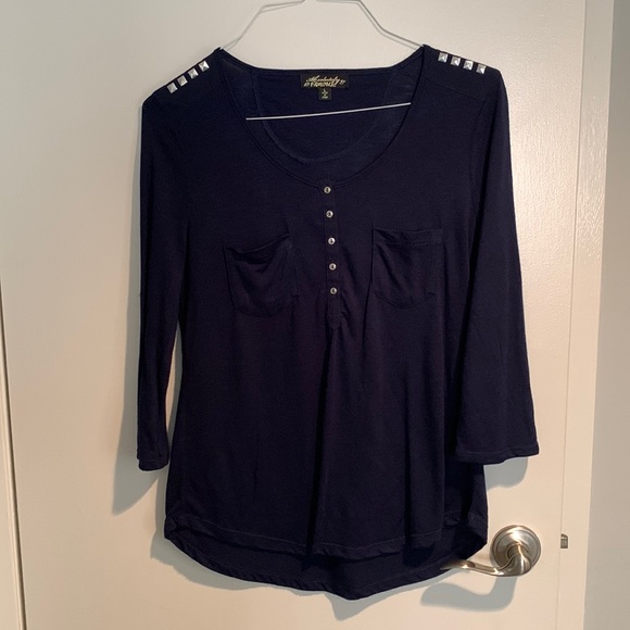 Absolutely Famous | Tops | Large Top | Poshmark